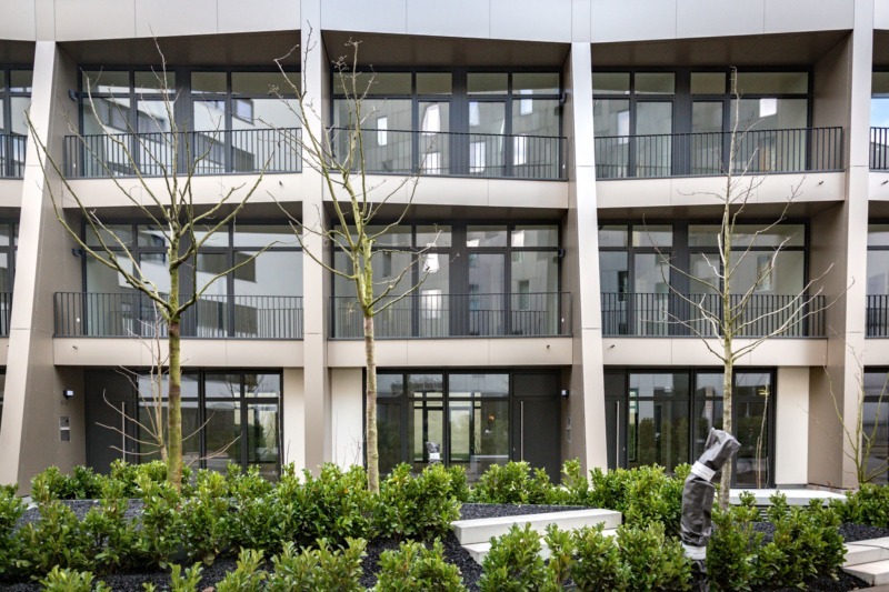 ARCHITECTURE | CHARLIE LIVING