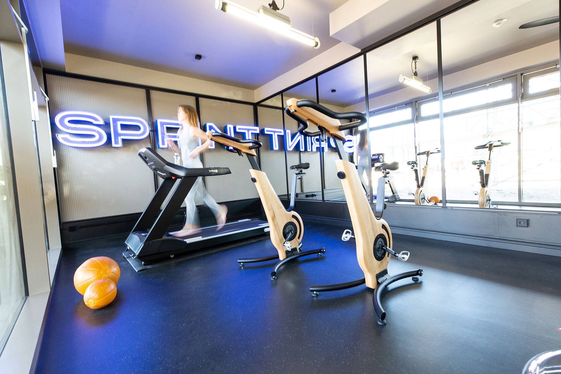 COMMUNAL SPACES | CHARLIE LIVING